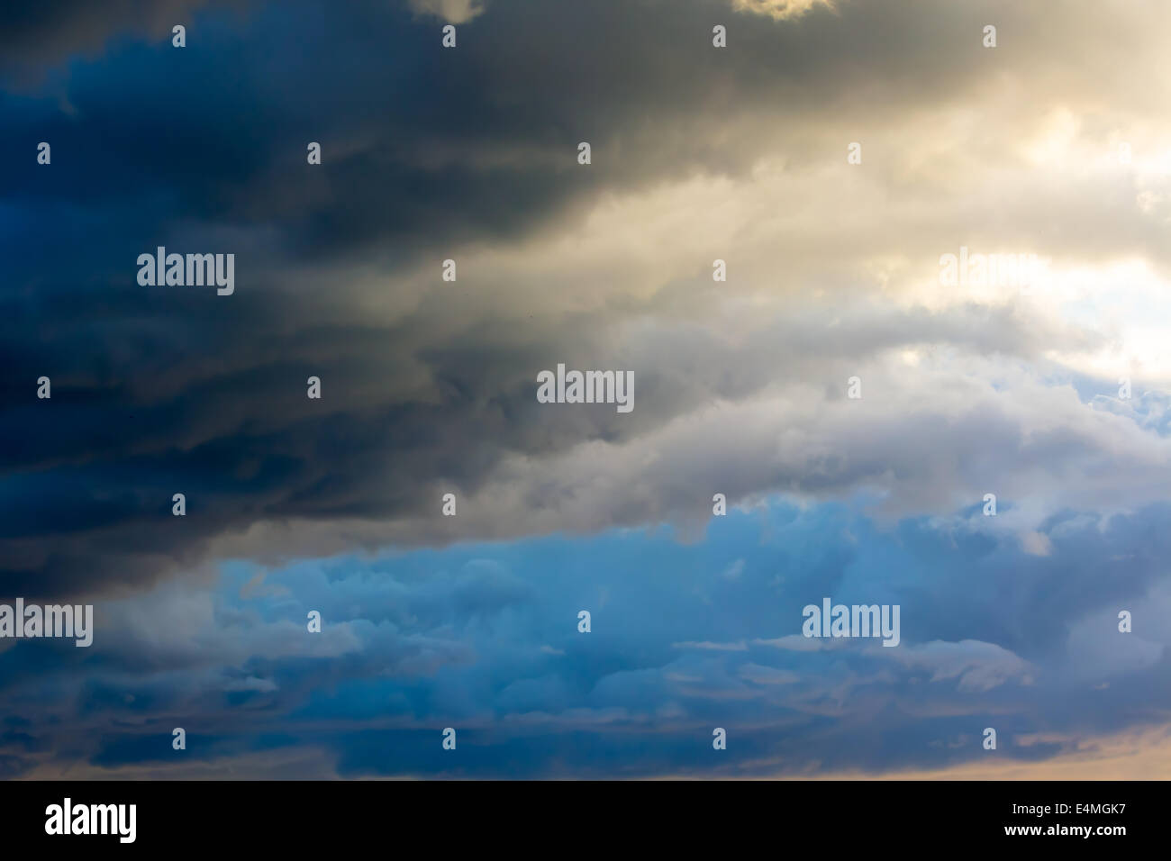 Nimbus cloud hi-res stock photography and images - Alamy