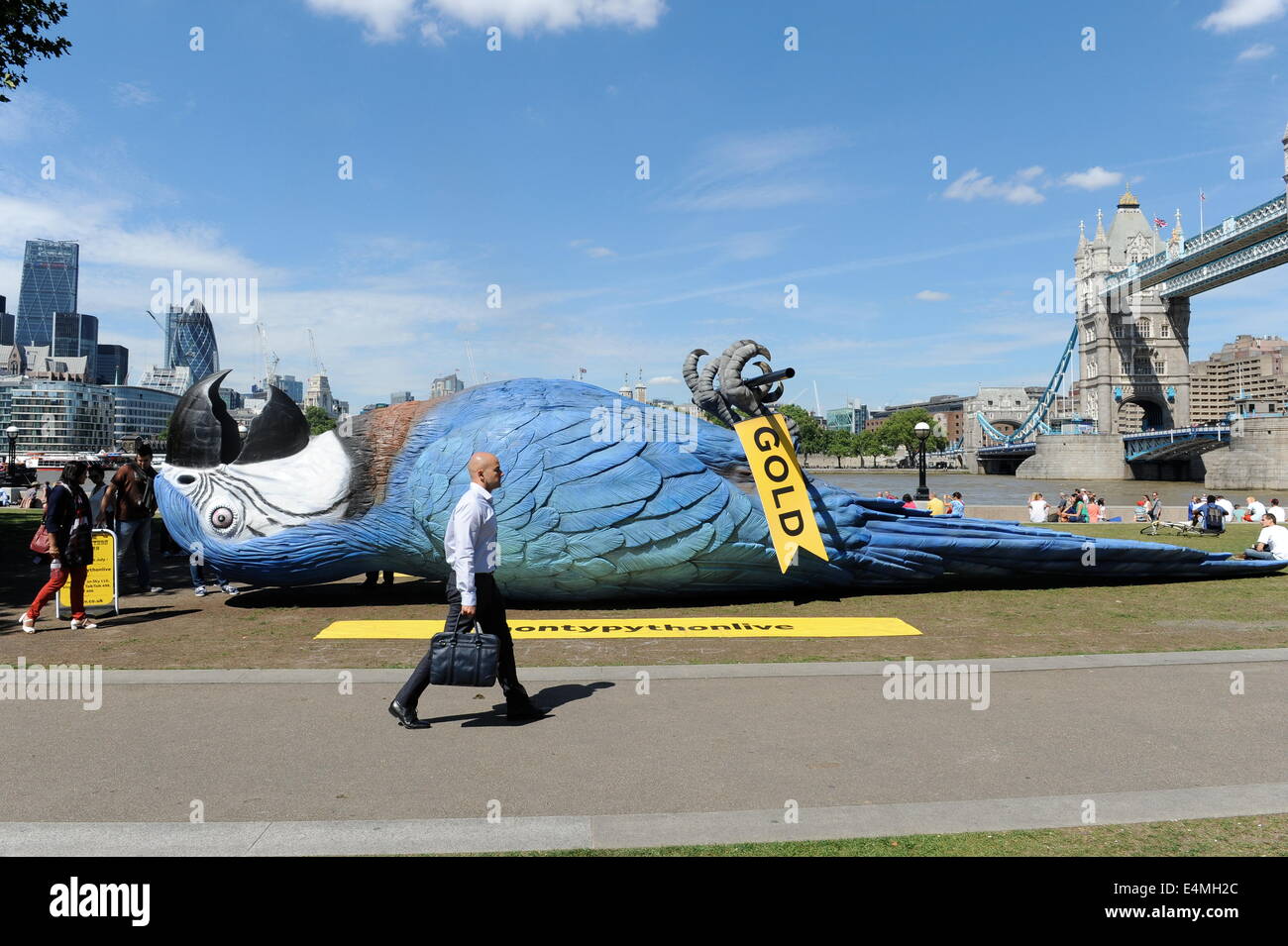 Monty python dead parrot sketch hi-res stock photography and images - Alamy