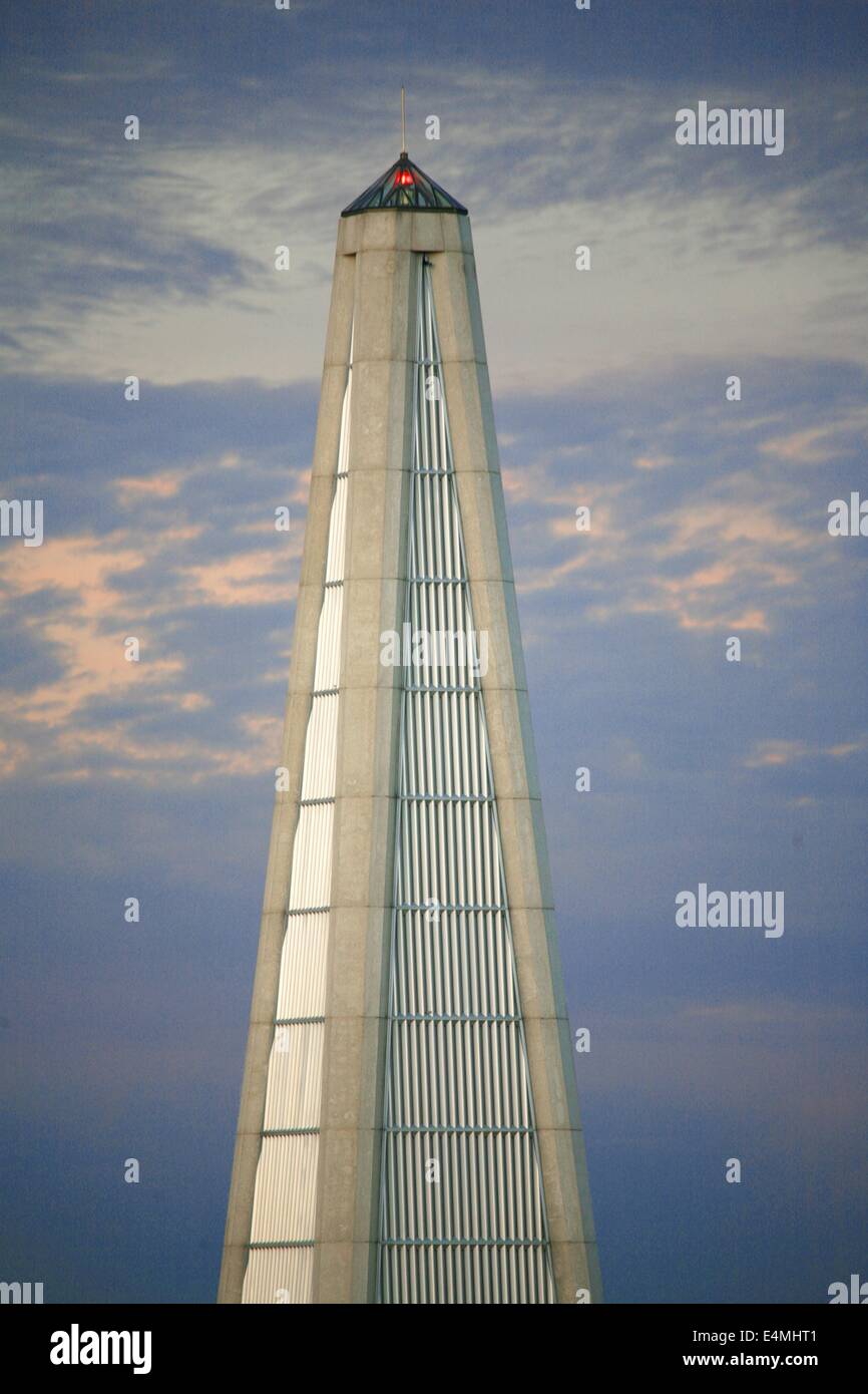 The very top of the Transamerica Pyramid Stock Photo - Alamy