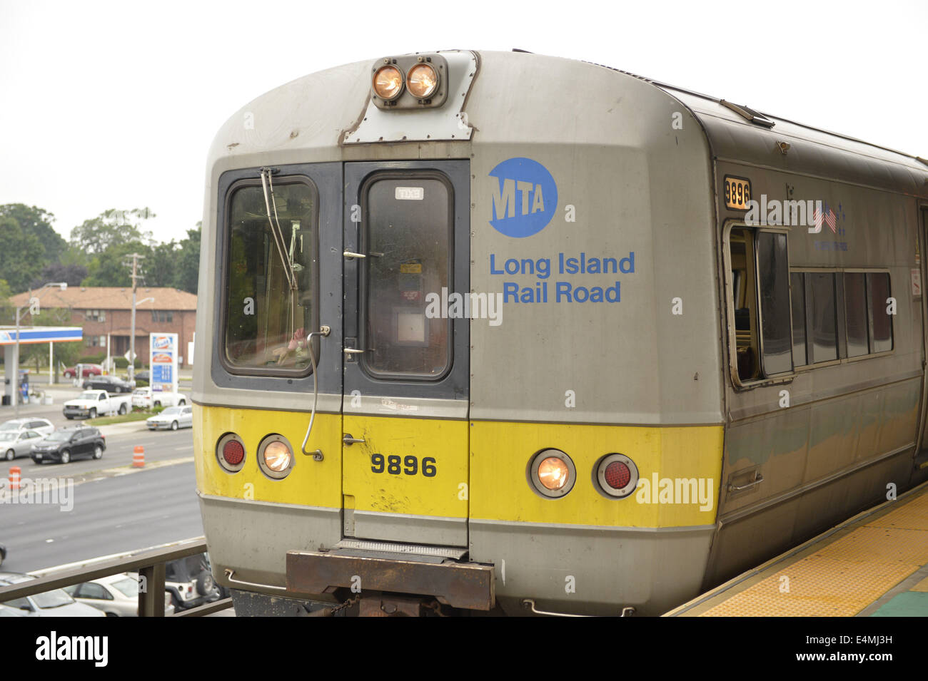 July 14, 2014 - Merrick, New York, U.S - During evening rush hour, a ...