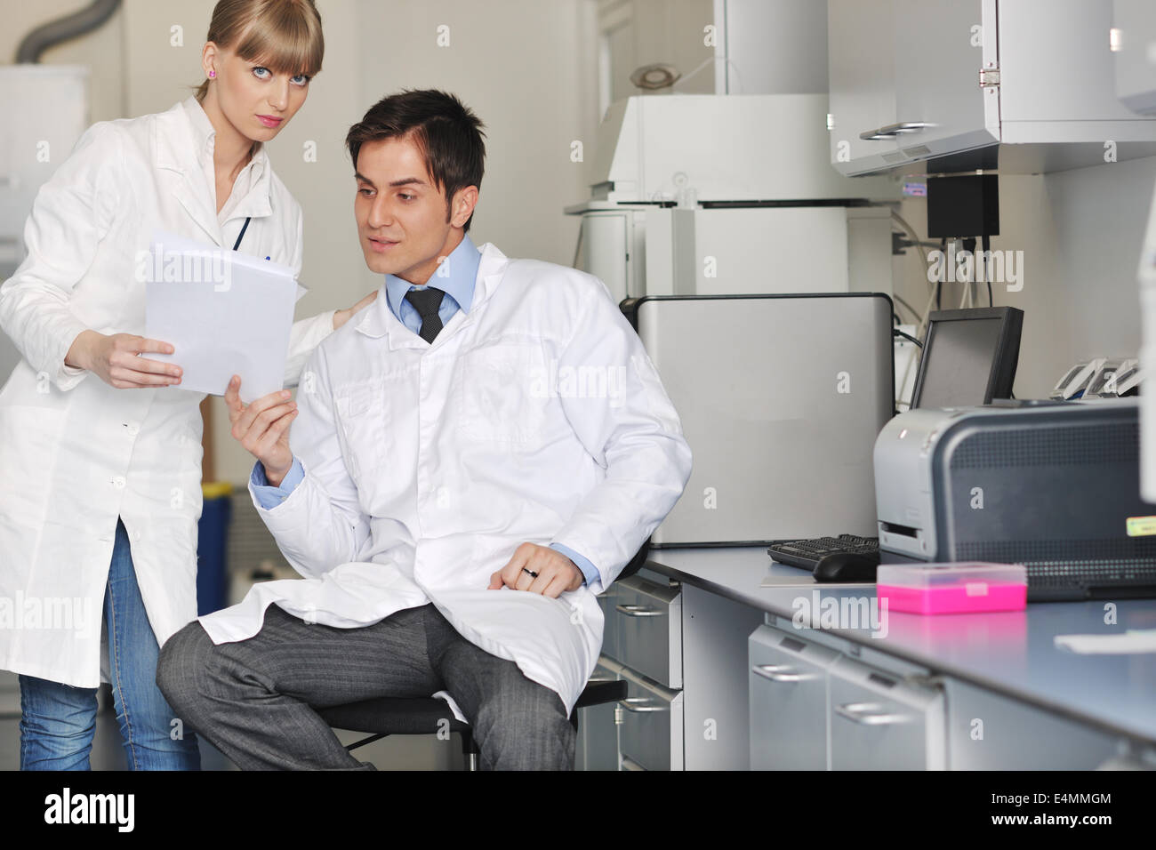 science people in bright lab Stock Photo - Alamy
