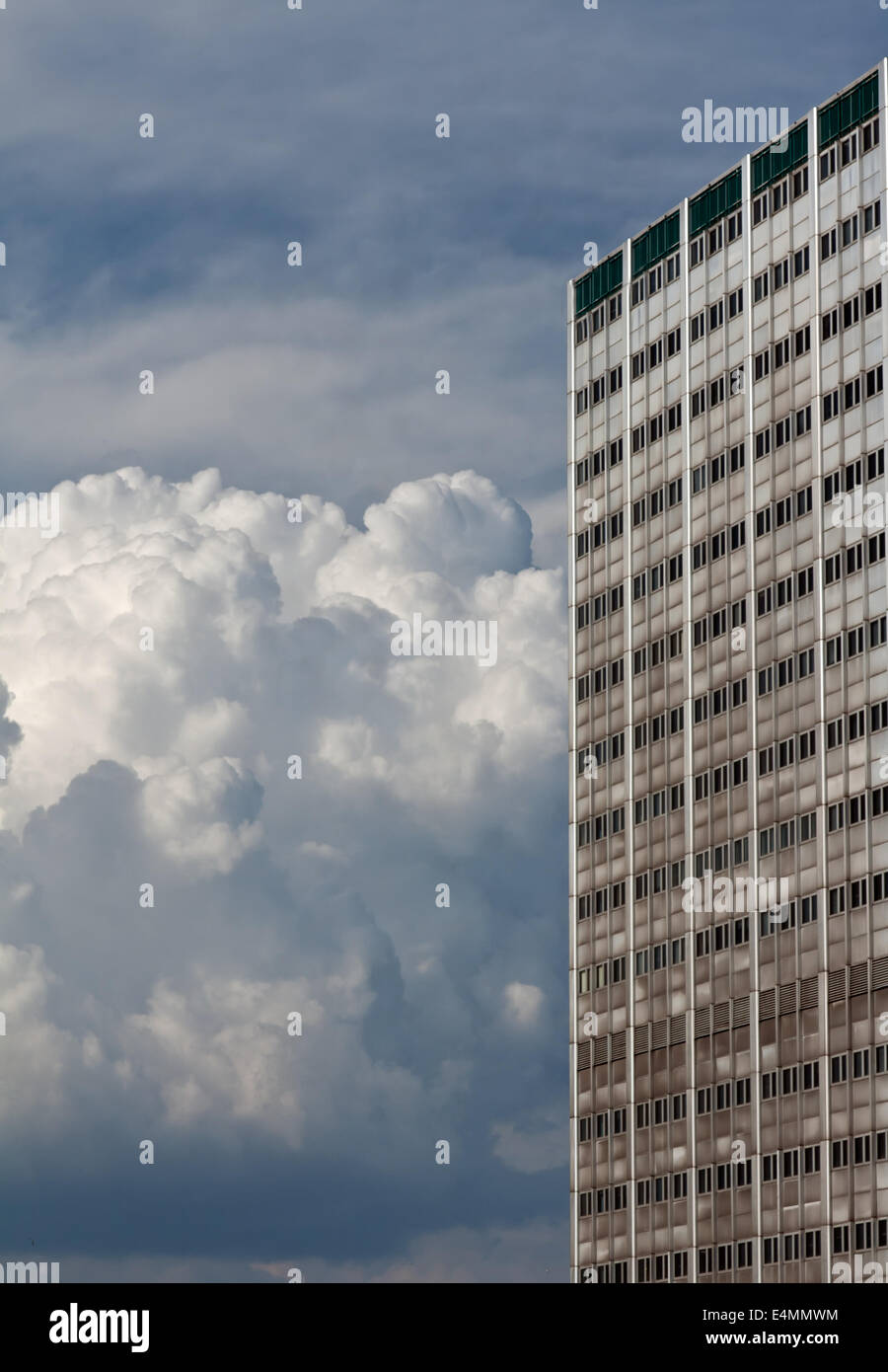 Cumulus cloud building hi-res stock photography and images - Alamy