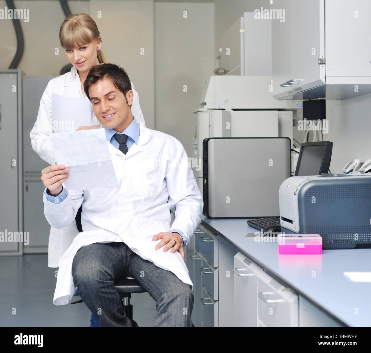 science people in bright lab Stock Photo - Alamy