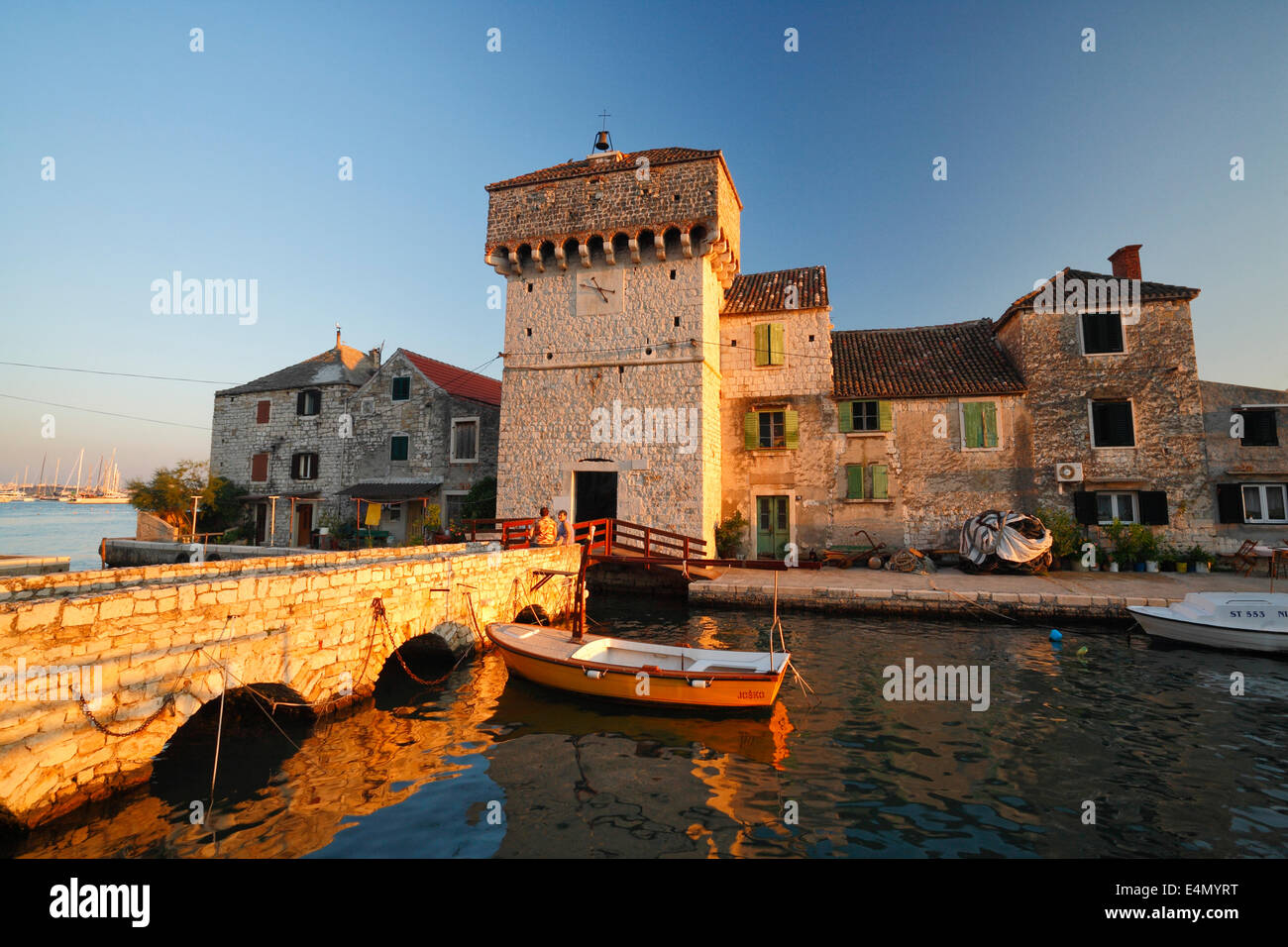 Kastel Gomilica (Kaštel Gomilica Stock Photo - Alamy