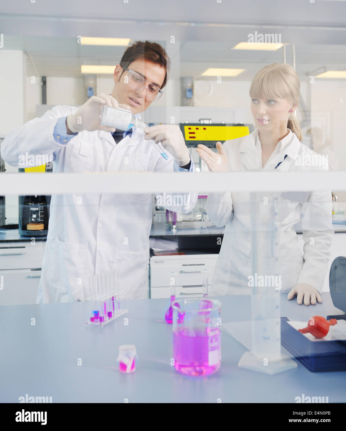 science people in bright lab Stock Photo - Alamy