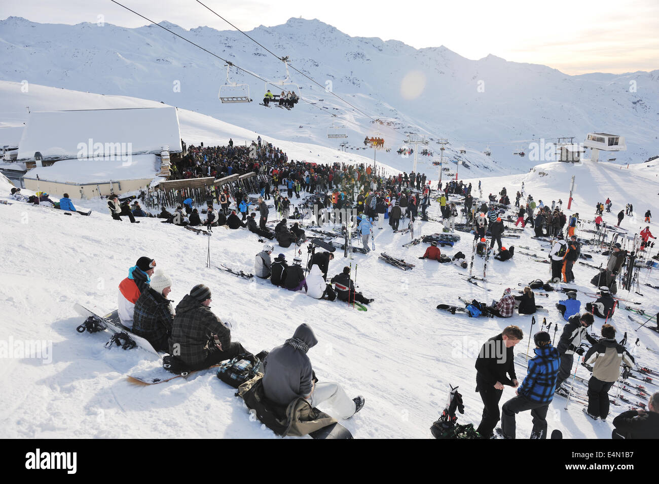 Winter people snow hi-res stock photography and images - Alamy
