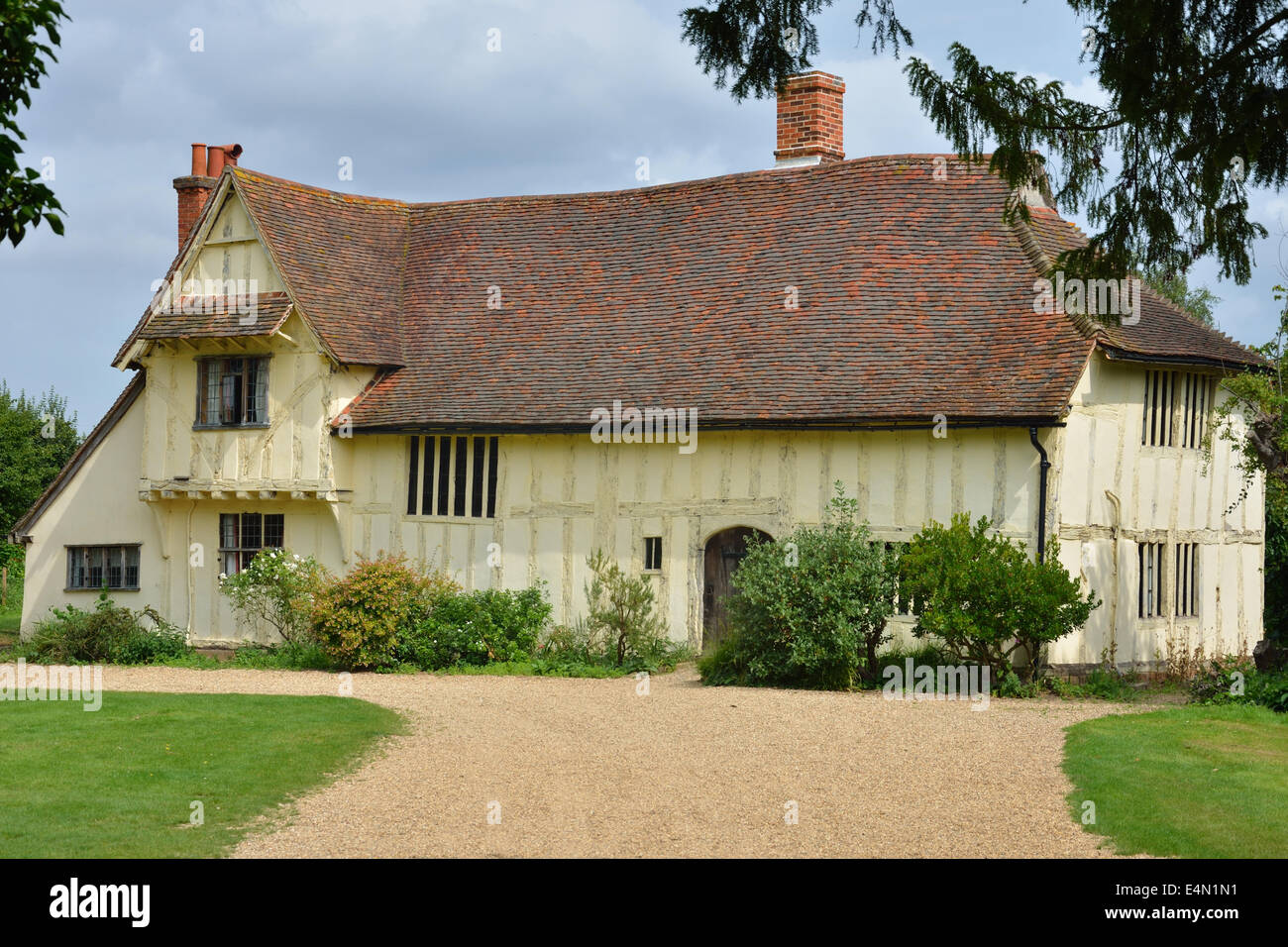 Elizabethan farmhouse hi-res stock photography and images - Alamy