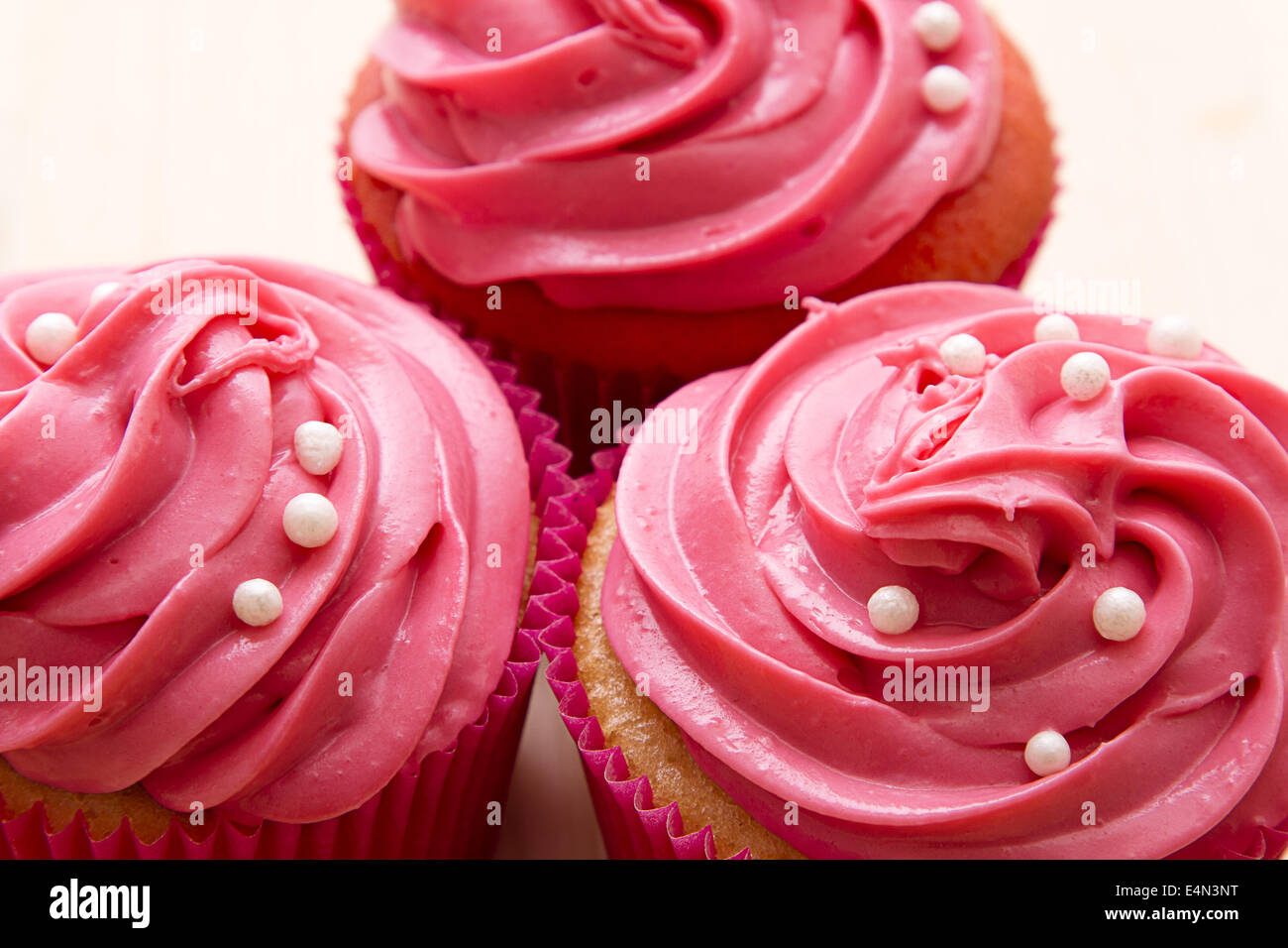 Pretty pink cupcake Stock Photo - Alamy