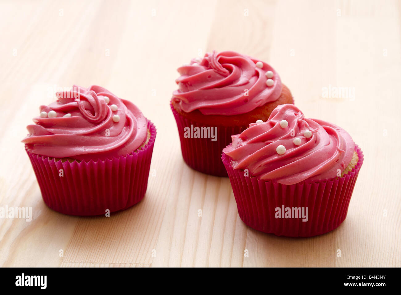 Pretty pink cupcake Stock Photo - Alamy