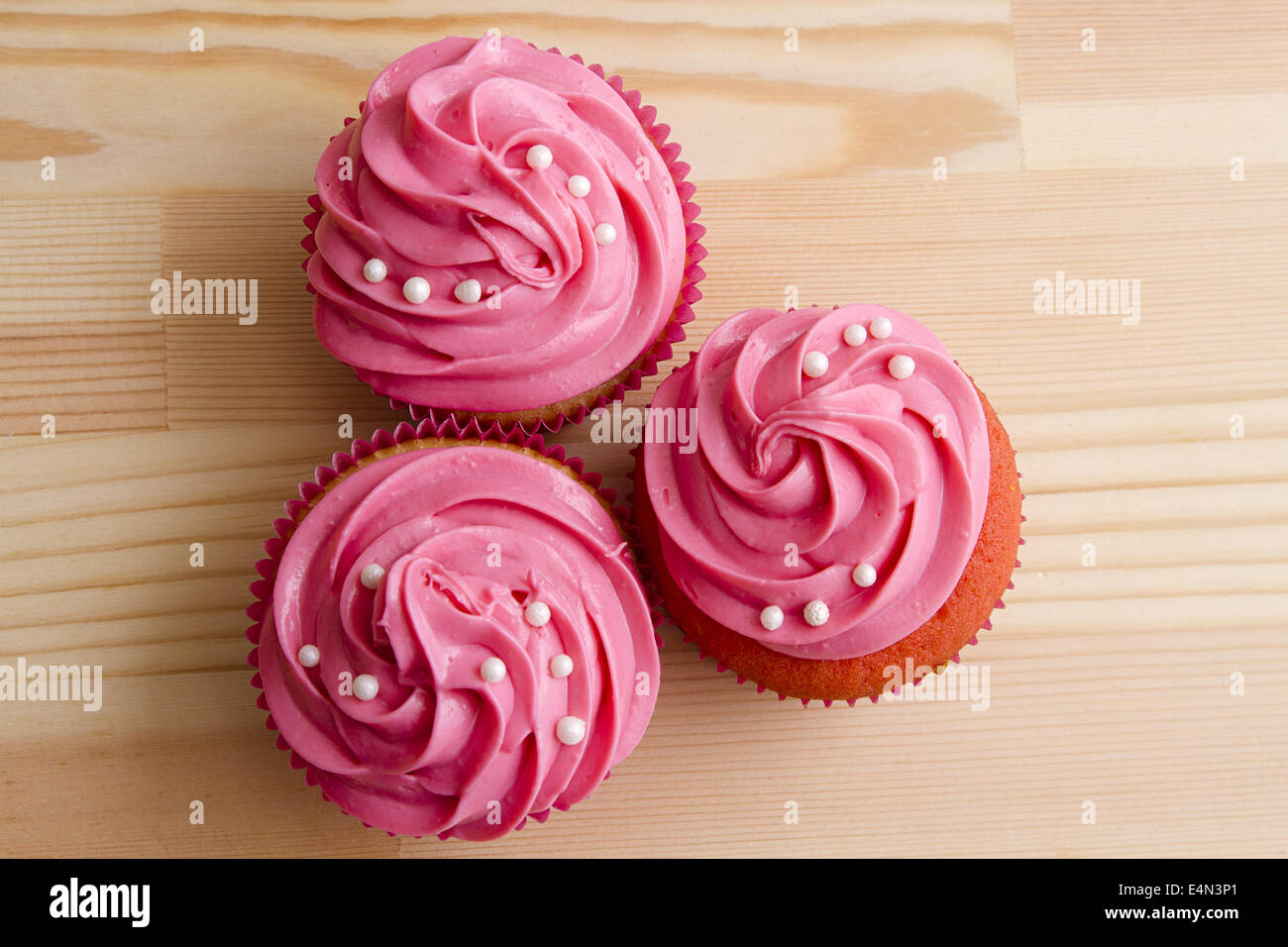 Pretty pink cupcake Stock Photo - Alamy