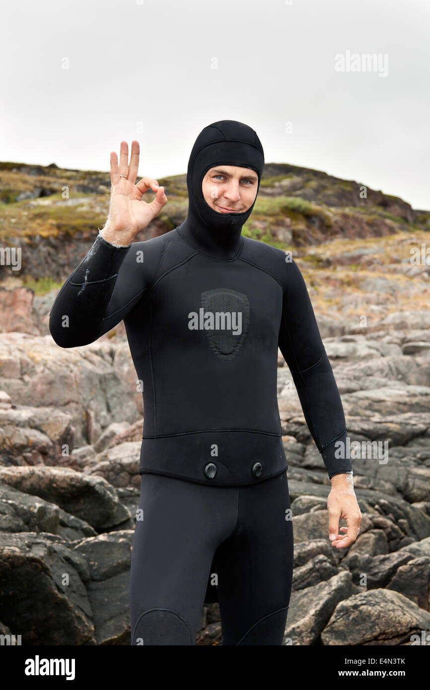 diver prepares to dive Stock Photo - Alamy