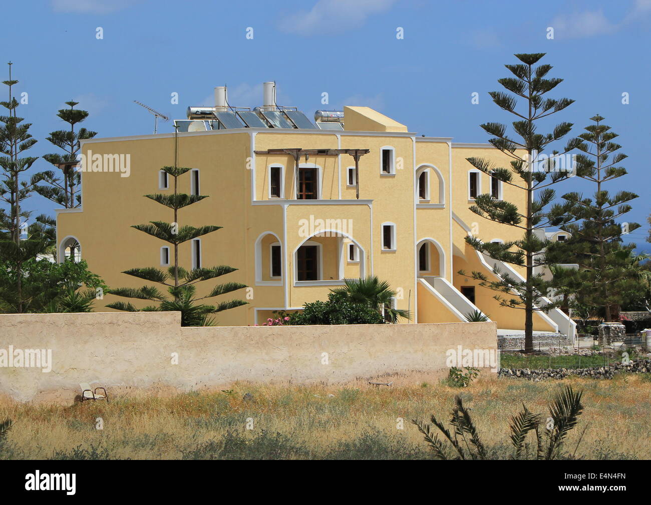 Cyclades santorini house wall hi-res stock photography and images - Alamy