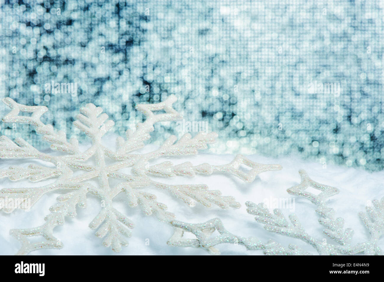 Big fluffy white snowflake hi-res stock photography and images - Alamy