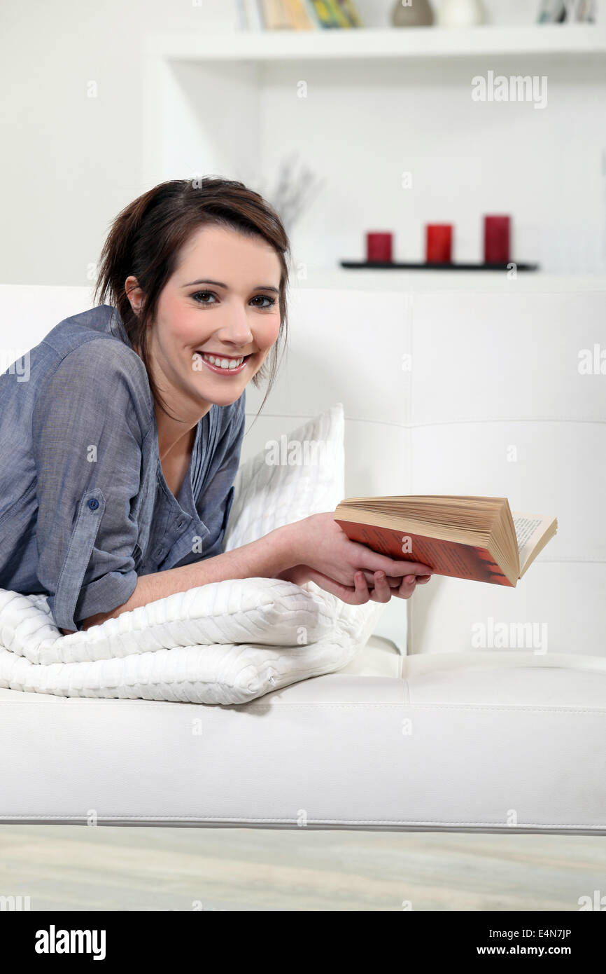 Woman reading book Stock Photo - Alamy