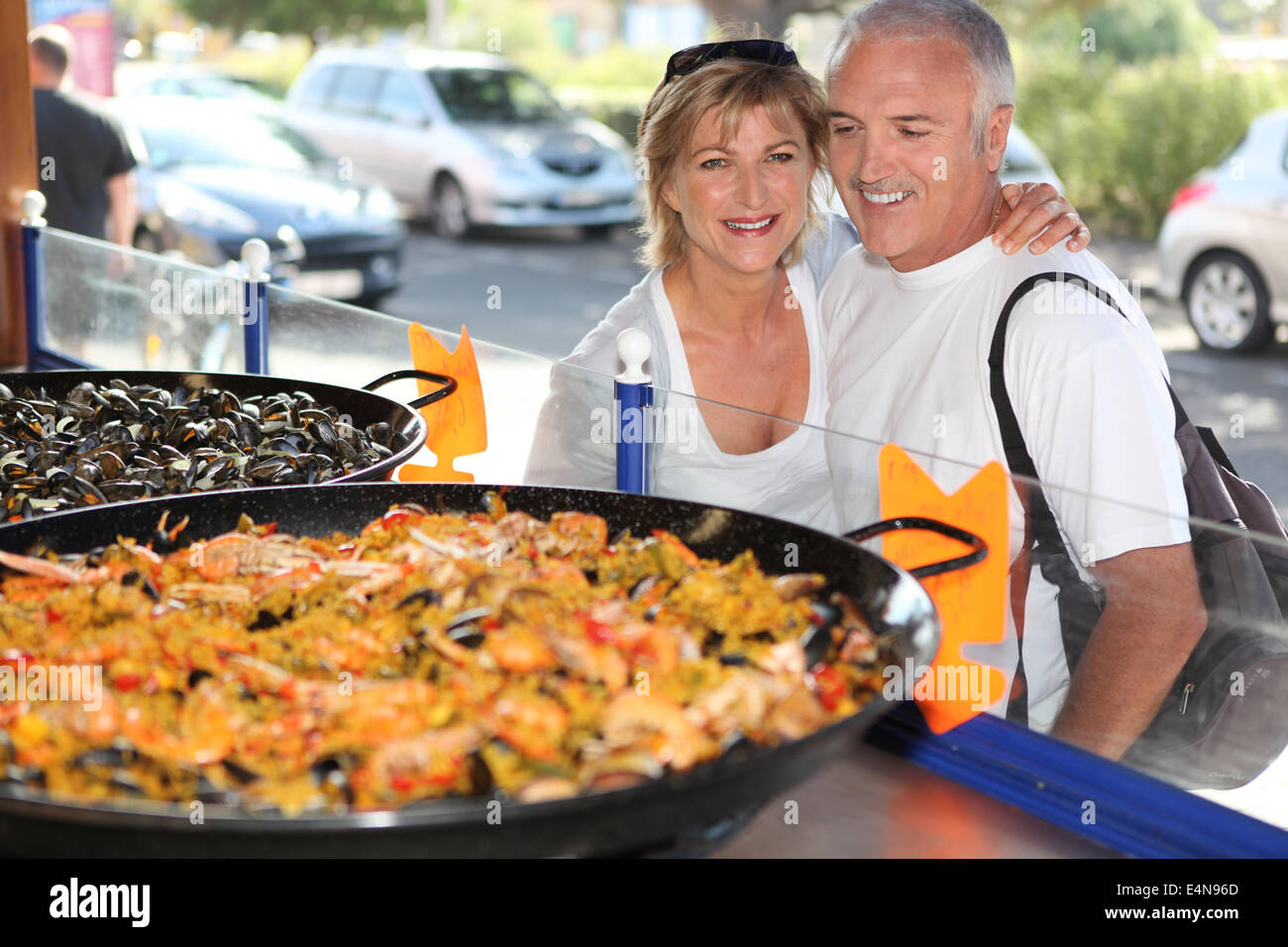 Making sea fish paella hi-res stock photography and images - Alamy