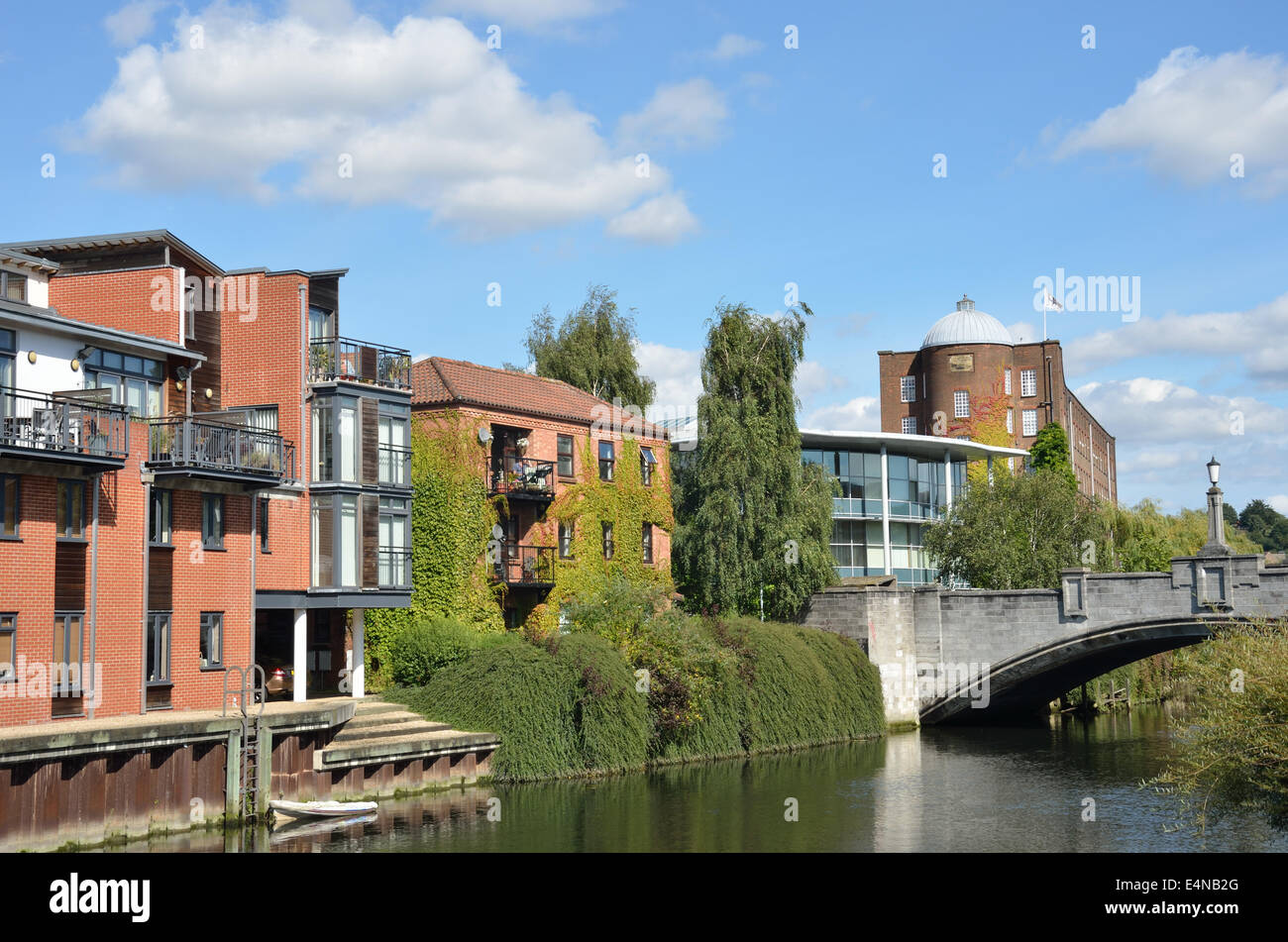Riverside landmarks hi-res stock photography and images - Alamy