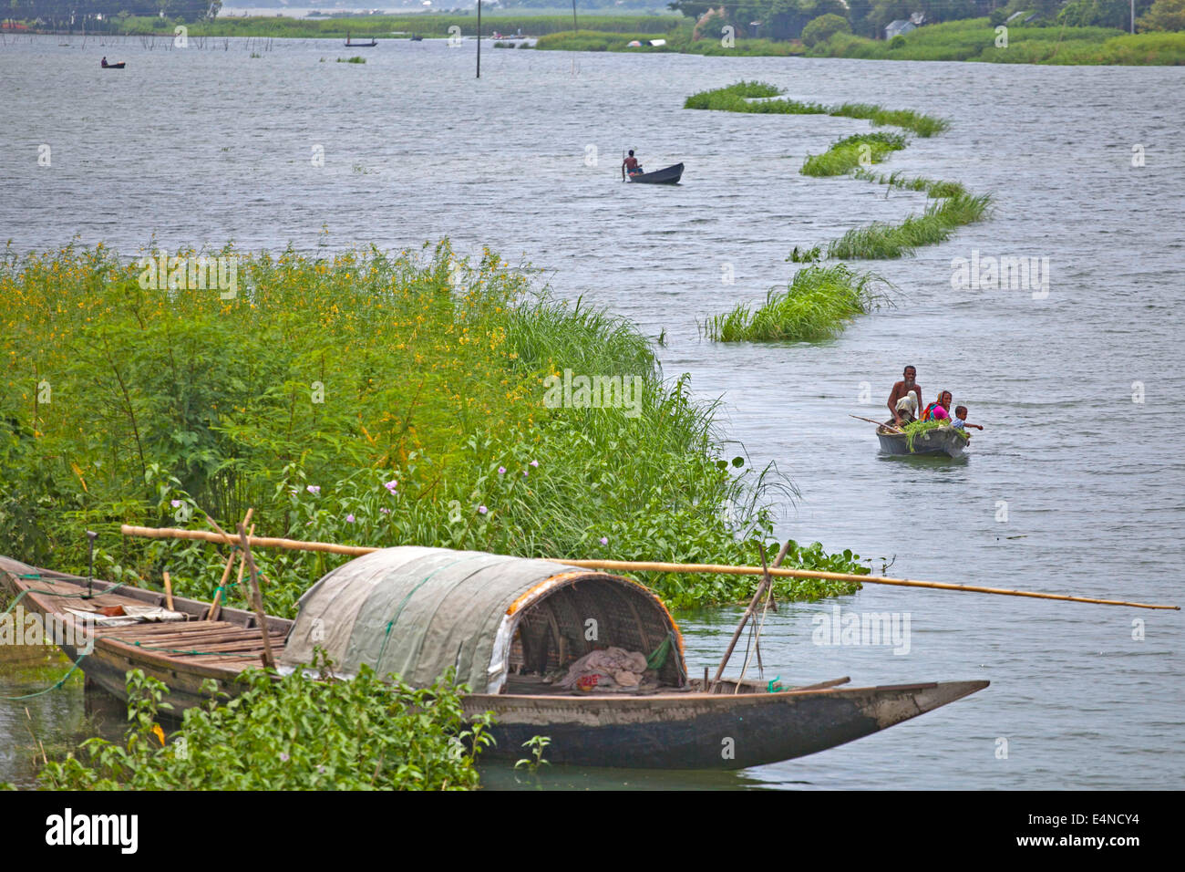 boat in Bangladesh,boat,bangladesh,sail,with,people,river,in,meghna,sky ...