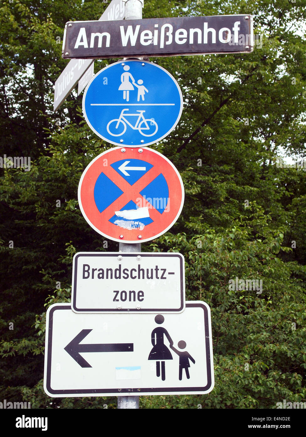 Pedestrian area sign Stock Photo - Alamy