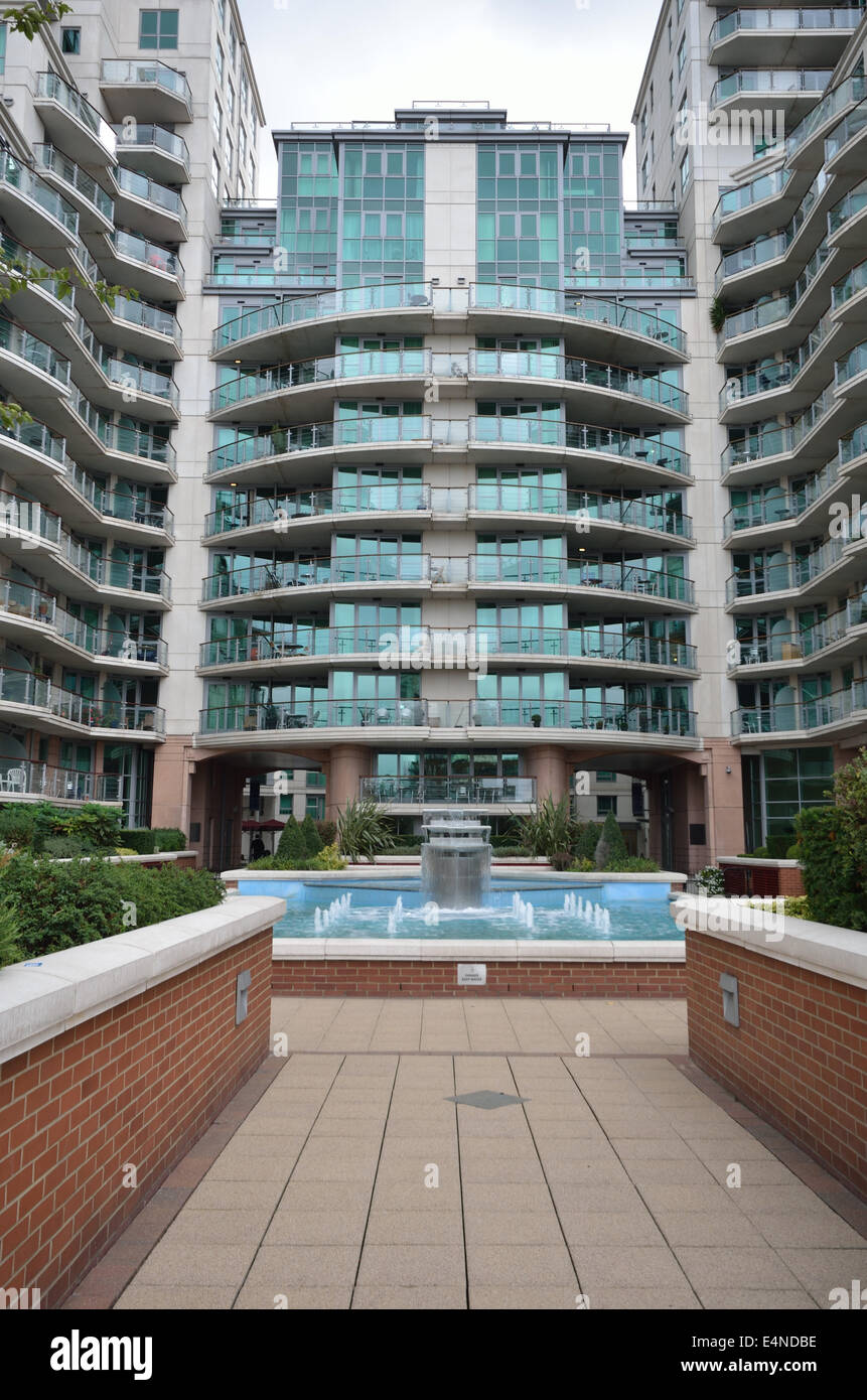 Urban flats hi-res stock photography and images - Alamy