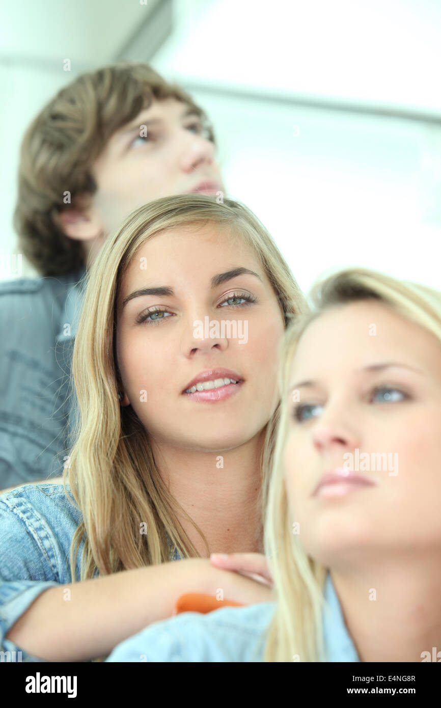 Group teenagers sat sitting hi-res stock photography and images - Alamy