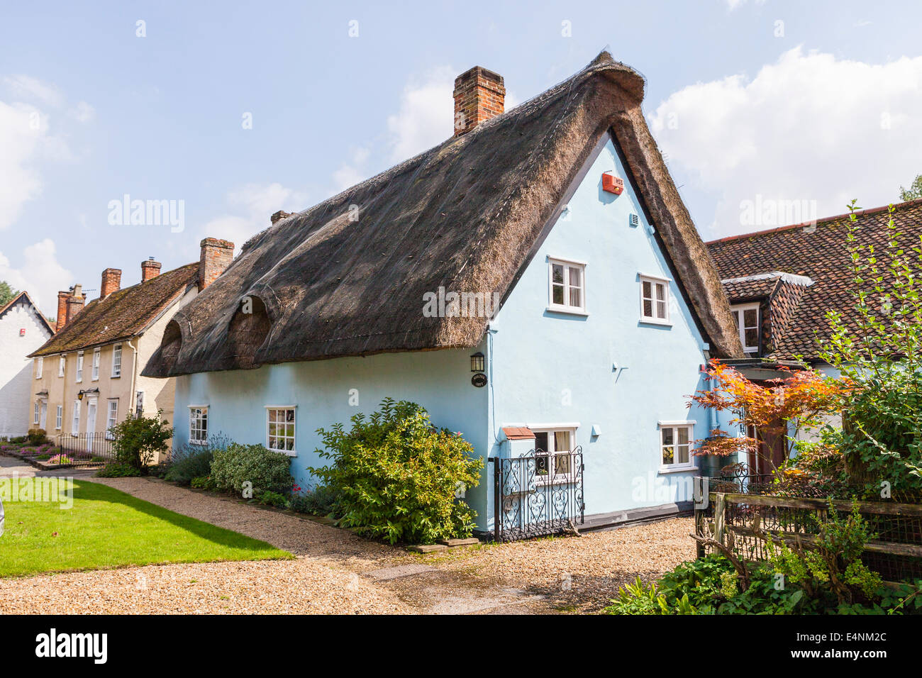 Thatched cottage in Hertfordshire village, UK Stock Photo - Alamy