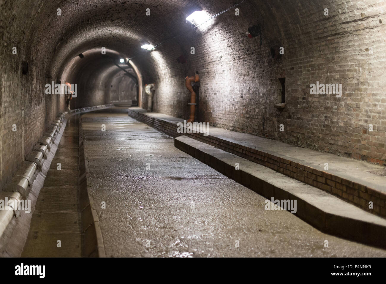 Underground tunnel sewer hi-res stock photography and images - Alamy