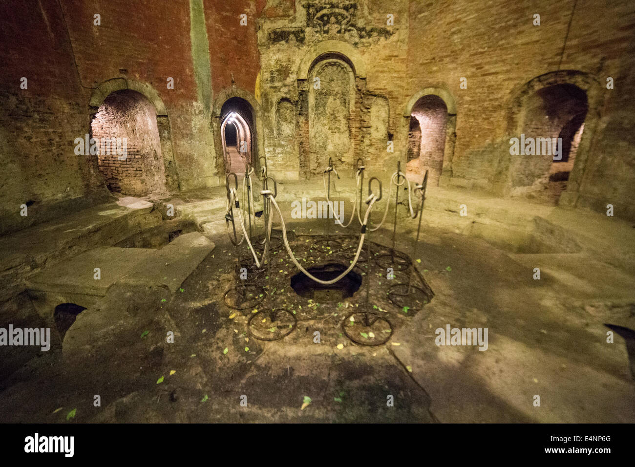 Underground tunnels hi-res stock photography and images - Alamy