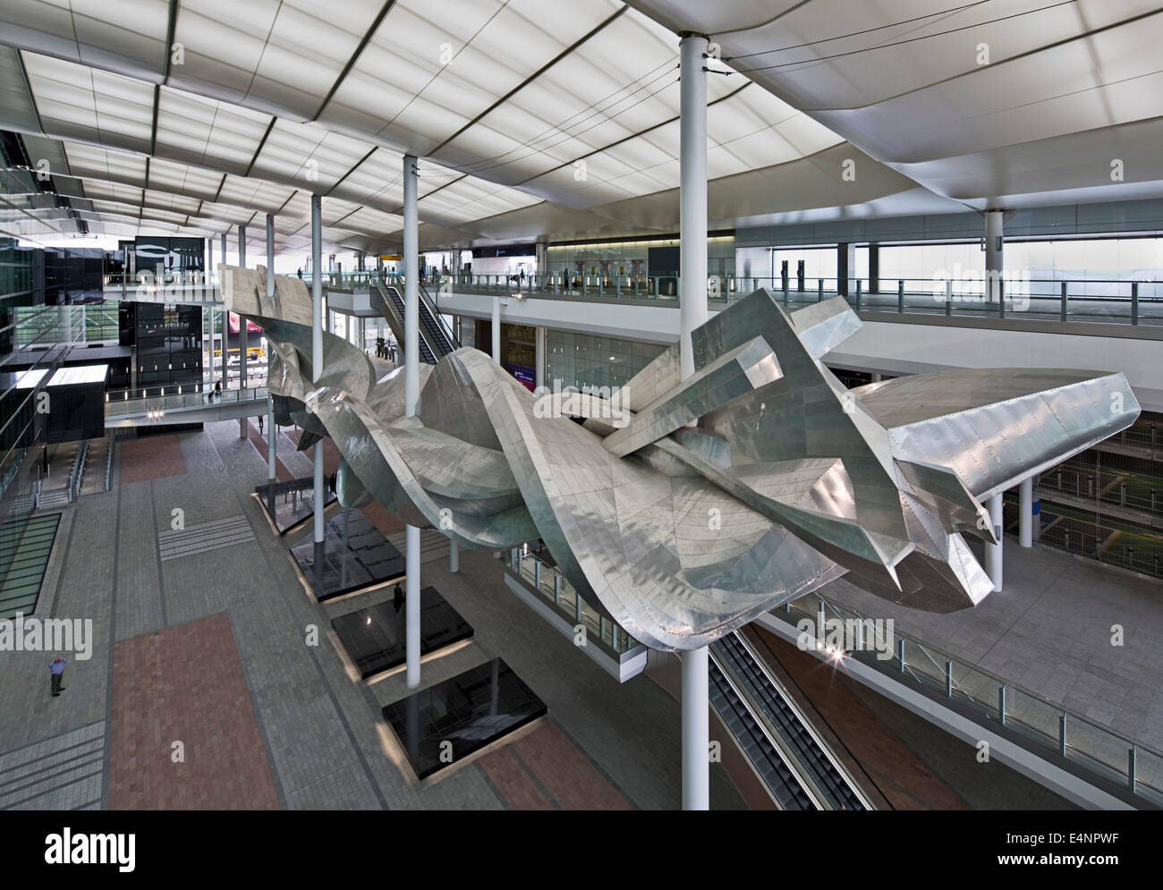 Slipstream sculpture richard wilson terminal hi-res stock photography ...