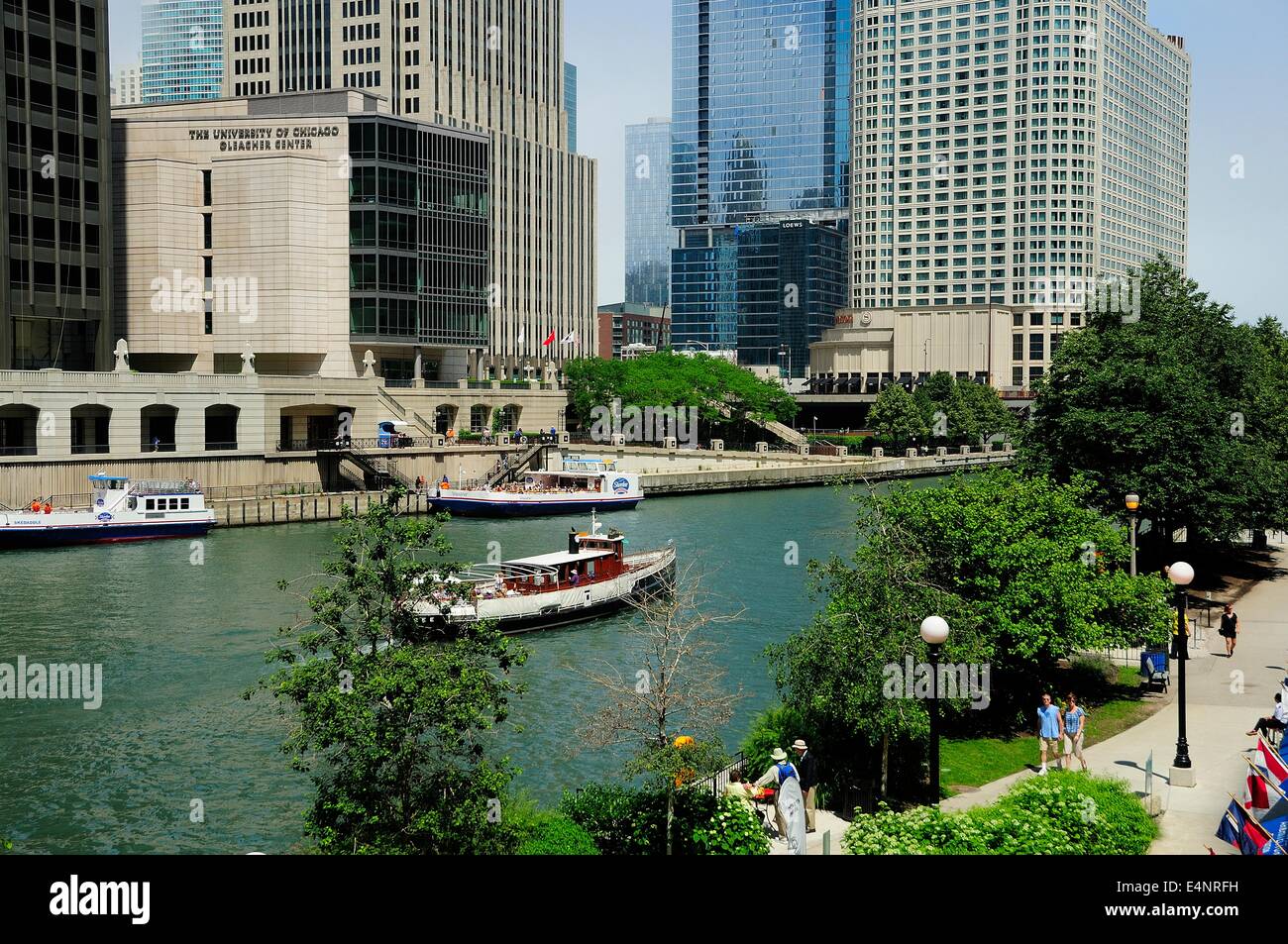 Chicago architectural boat tour hi-res stock photography and images - Alamy