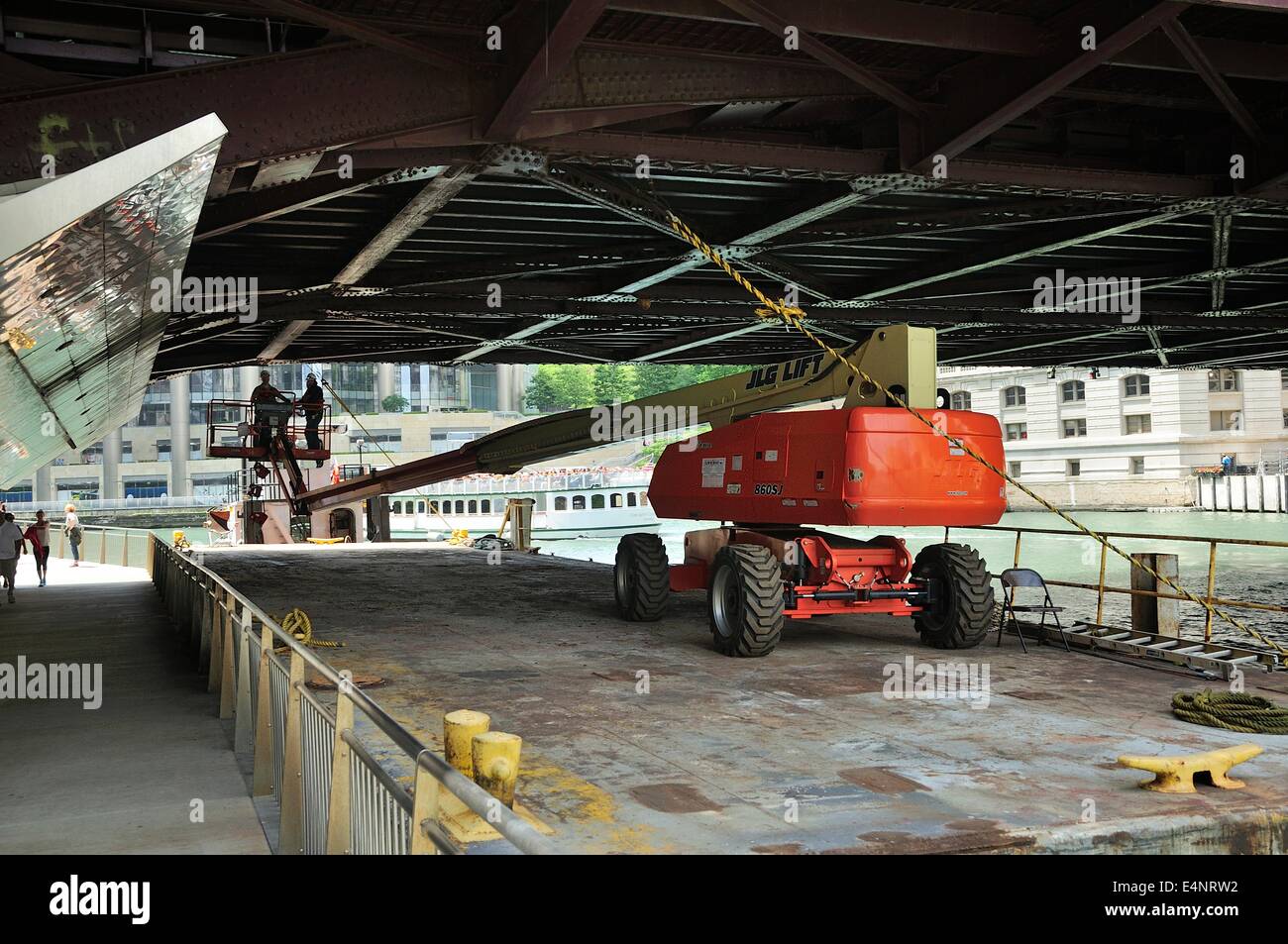Construction workers repairing a Chicago River bridge Stock Photo - Alamy