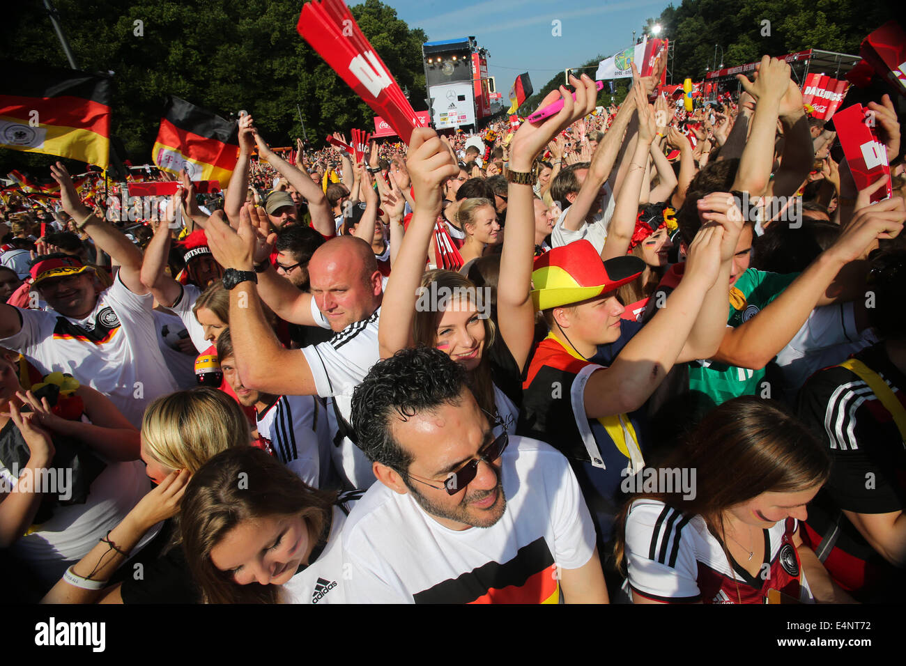 Germany world cup 2014 celebrate hi-res stock photography and images ...