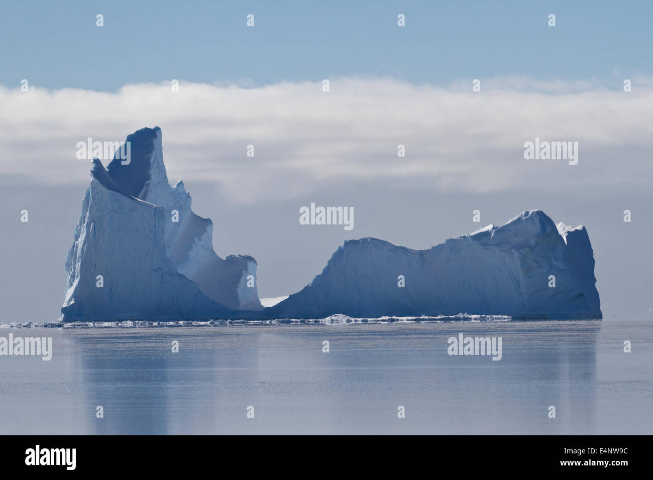 On single large iceberg hi-res stock photography and images - Alamy