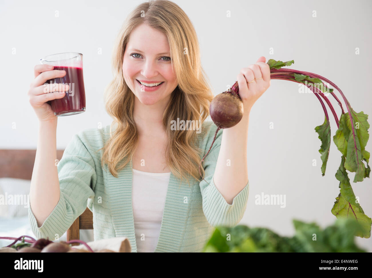 Smile woman hi-res stock photography and images - Alamy