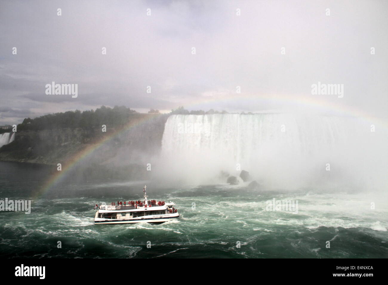 Niagara Falls Rainbow Stock Photo - Alamy
