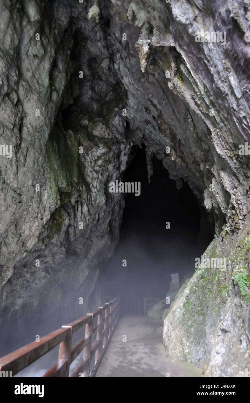 Akiyoshido cave japan mine yamaguchi hi-res stock photography and ...