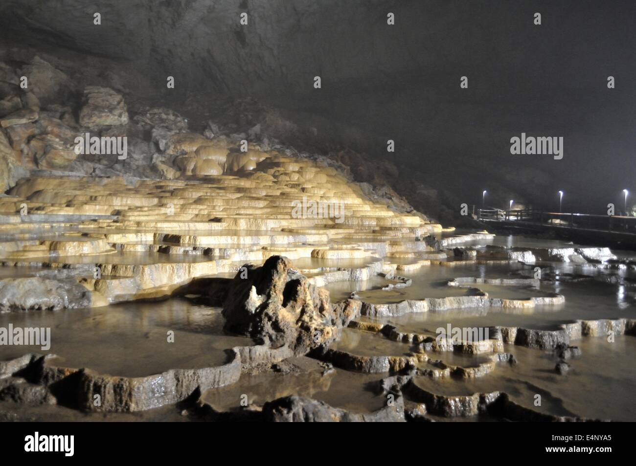 Limestone cave japan hi-res stock photography and images - Alamy