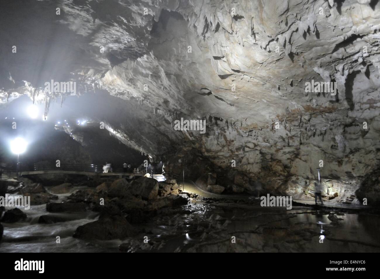 Akiyoshido cave japan mine yamaguchi hi-res stock photography and ...
