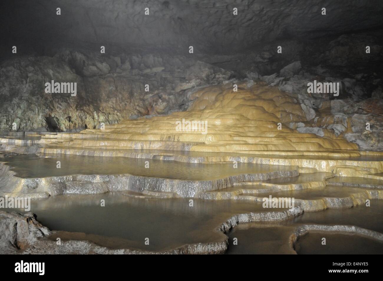 Akiyoshido cave japan mine yamaguchi hi-res stock photography and ...