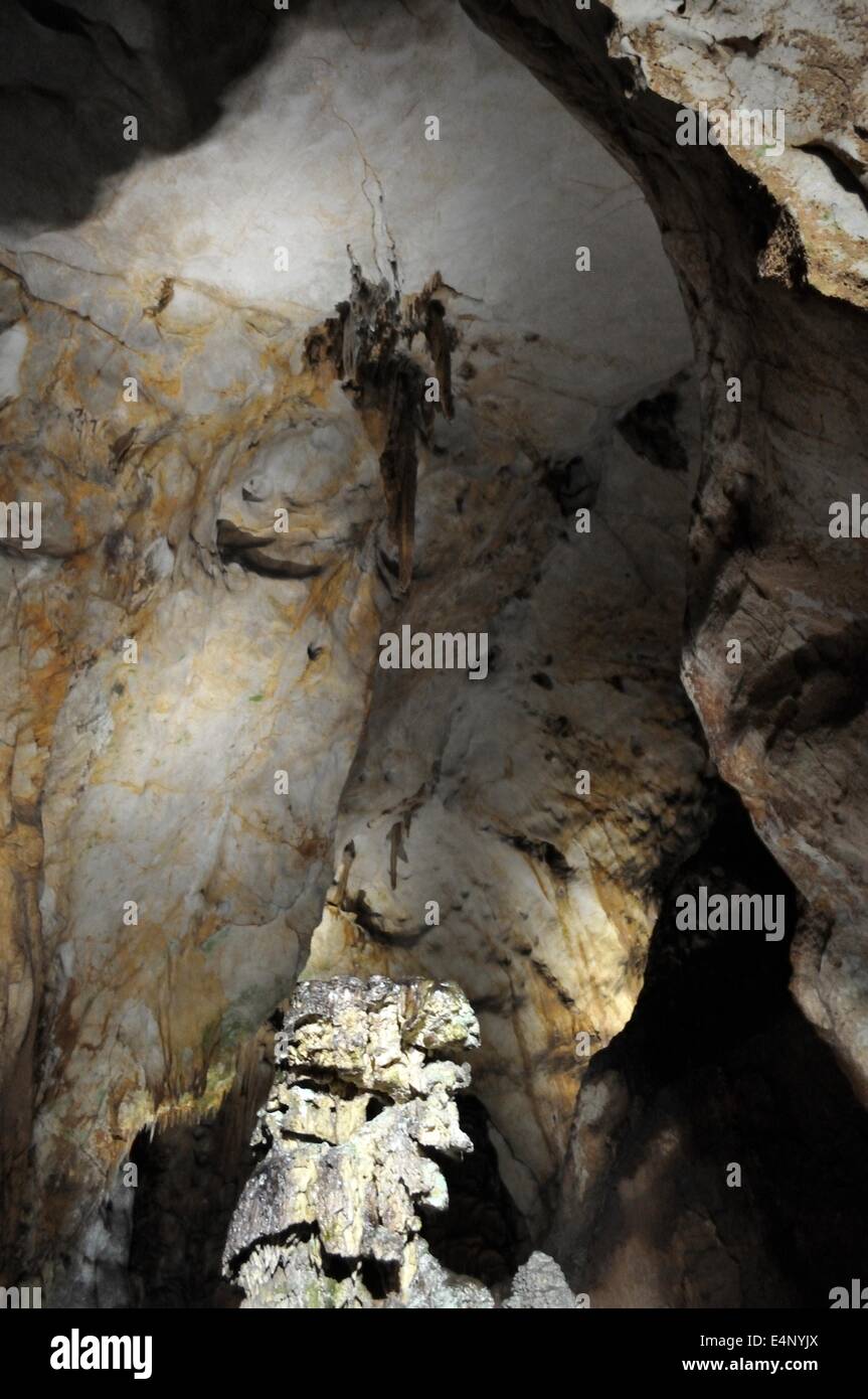 Japan cave hi-res stock photography and images - Alamy
