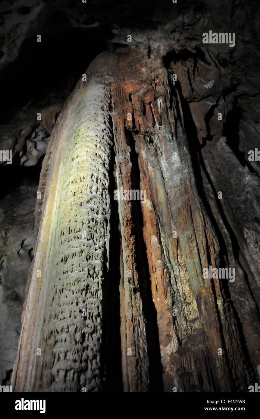 Limestone cave japan hi-res stock photography and images - Alamy