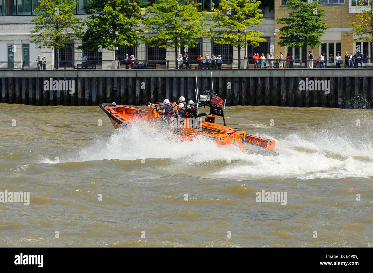 High speed fast lifeboat hi-res stock photography and images - Alamy