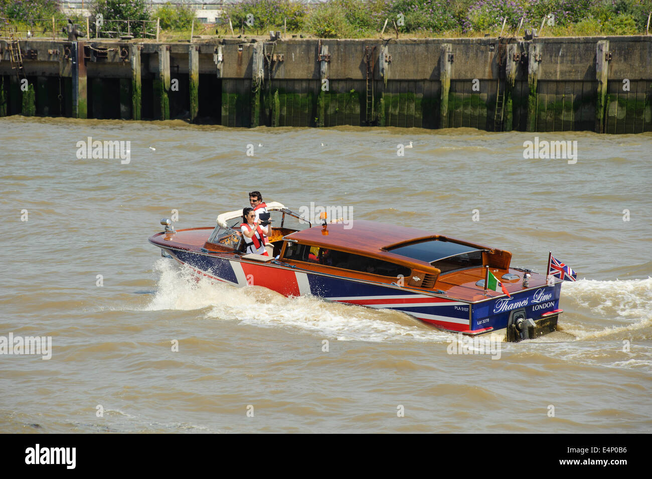 Classic speedboat hi-res stock photography and images - Alamy