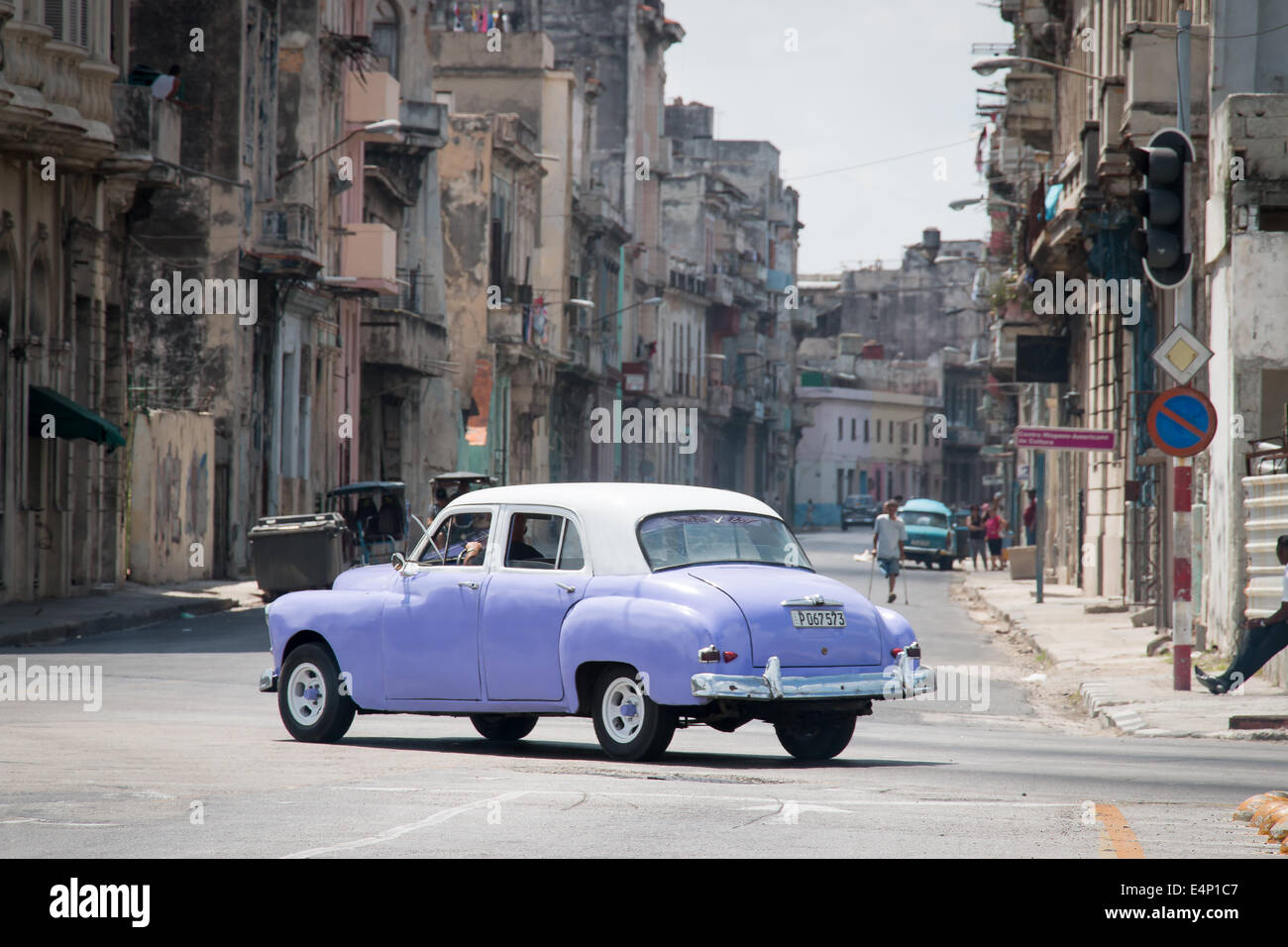 1950s antique car in cuba hi-res stock photography and images - Alamy