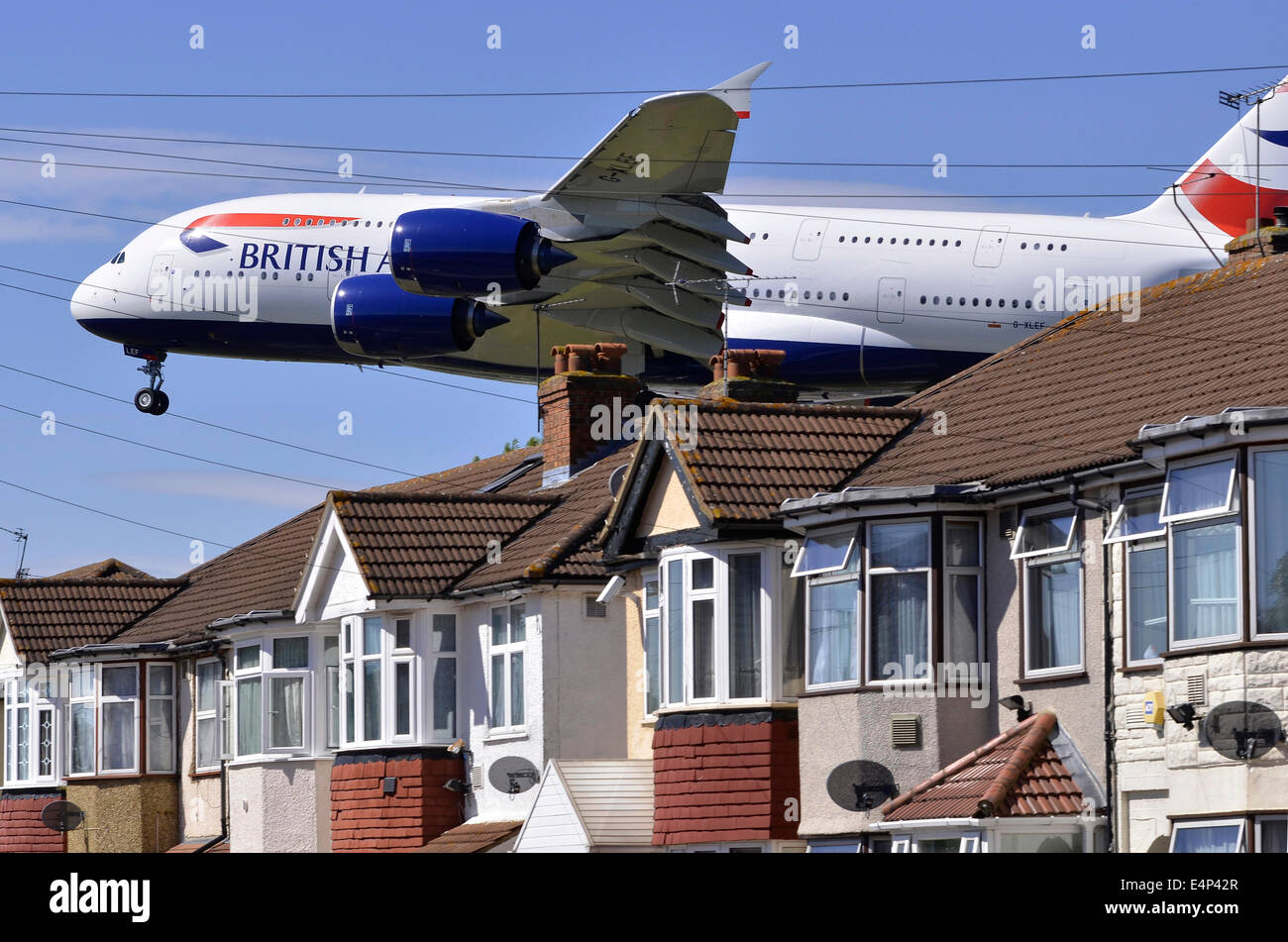 Heathrow runway approach by Airbus A380 British Airways plane low over ...