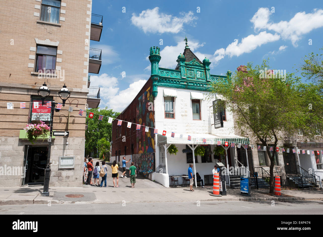 Montreal houses hi-res stock photography and images - Alamy