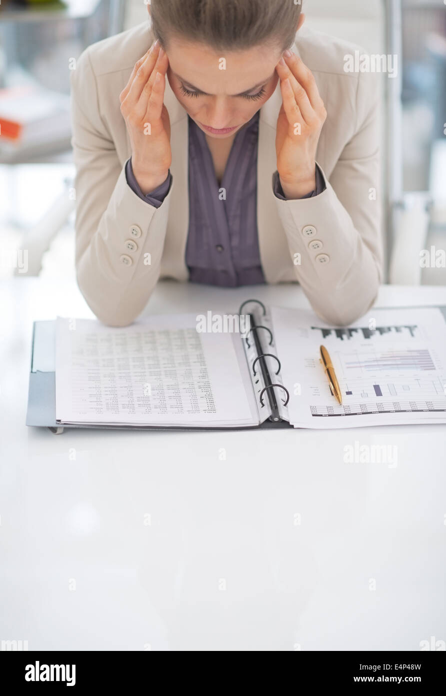 Portrait of frustrated business woman at work Stock Photo - Alamy