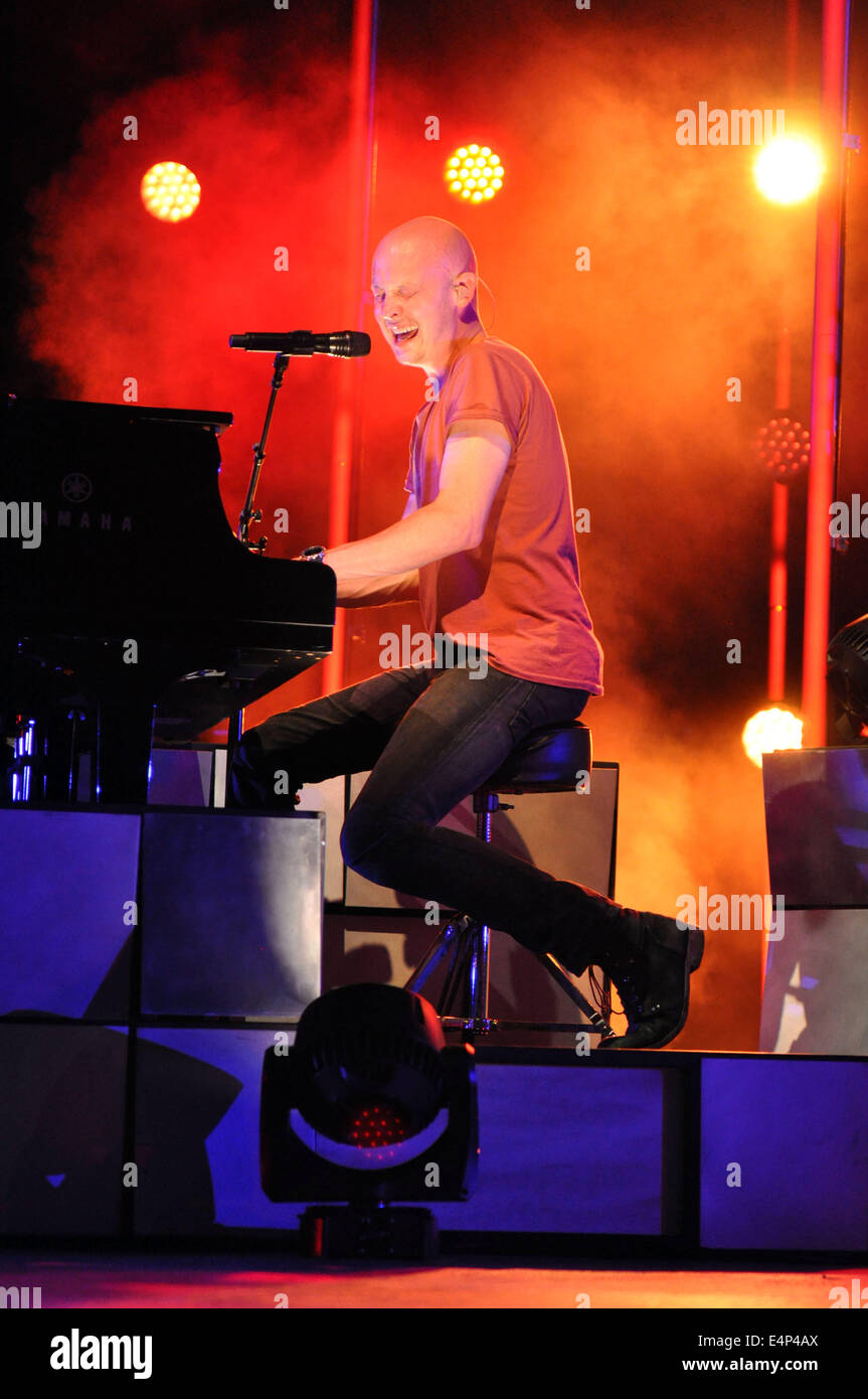 Raleigh, NC, USA. 14th July, 2014. Singer ISAAC SLADE of the rock band ...