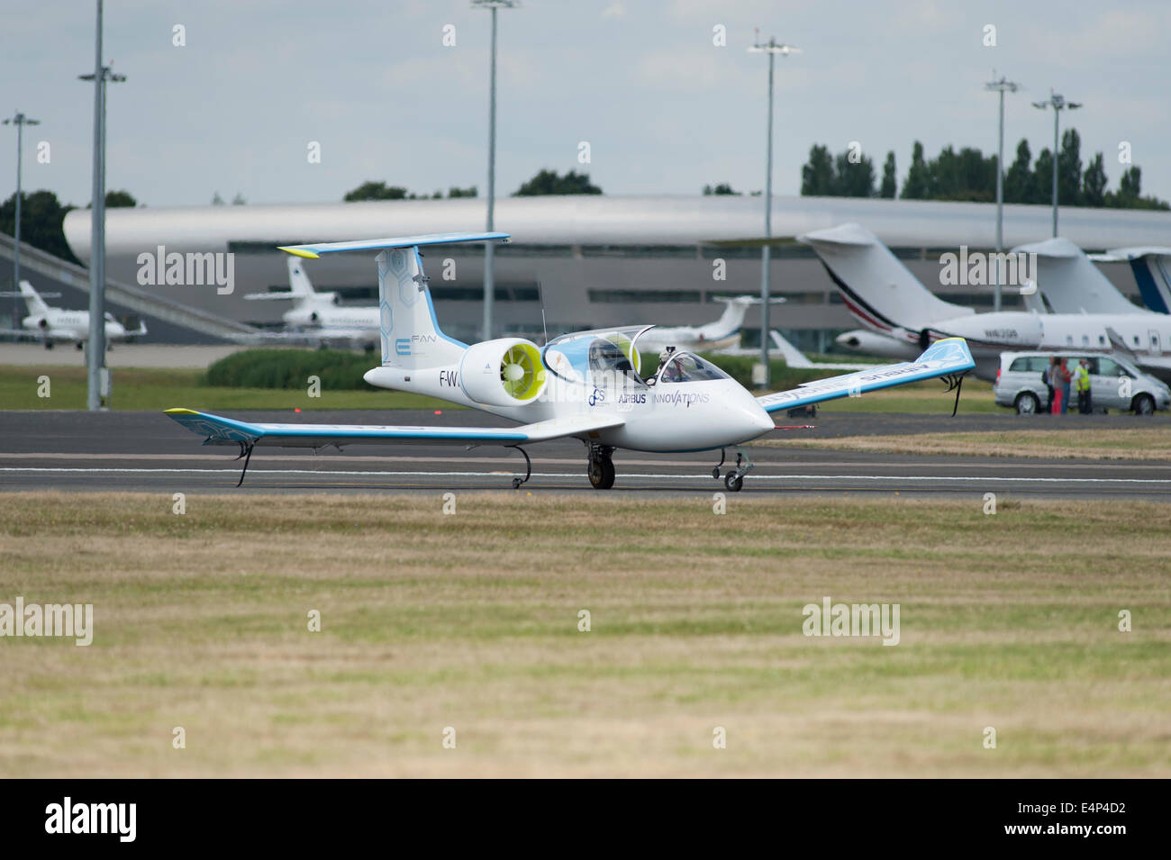 Farnborough Aerodrome, Hampshire UK. 14th July 2014. The international ...