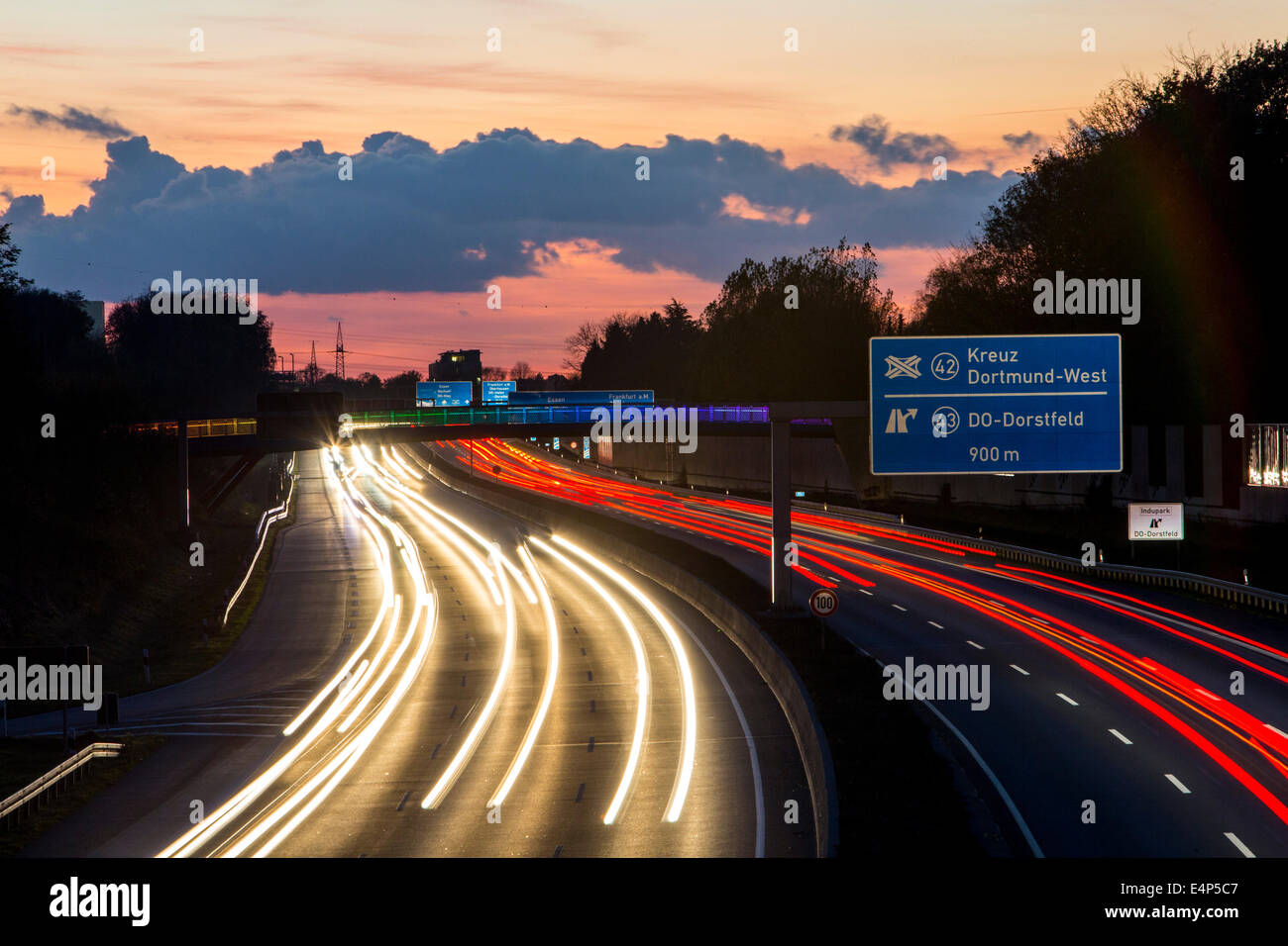 A40 motorway, Ruhrschnellweg, direction Essen, before the motorway ...