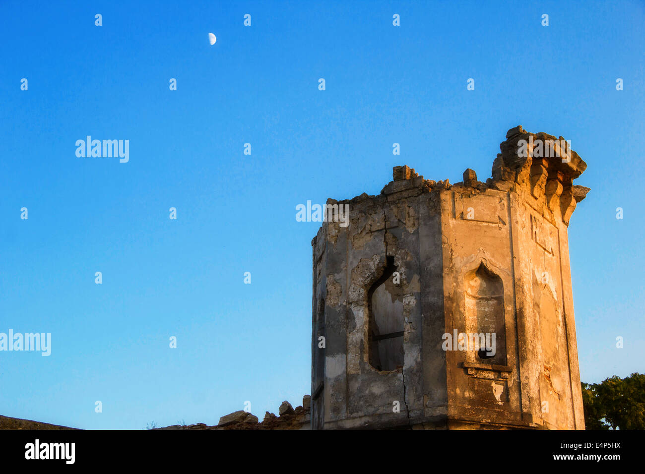 Medieval barracks hi-res stock photography and images - Alamy